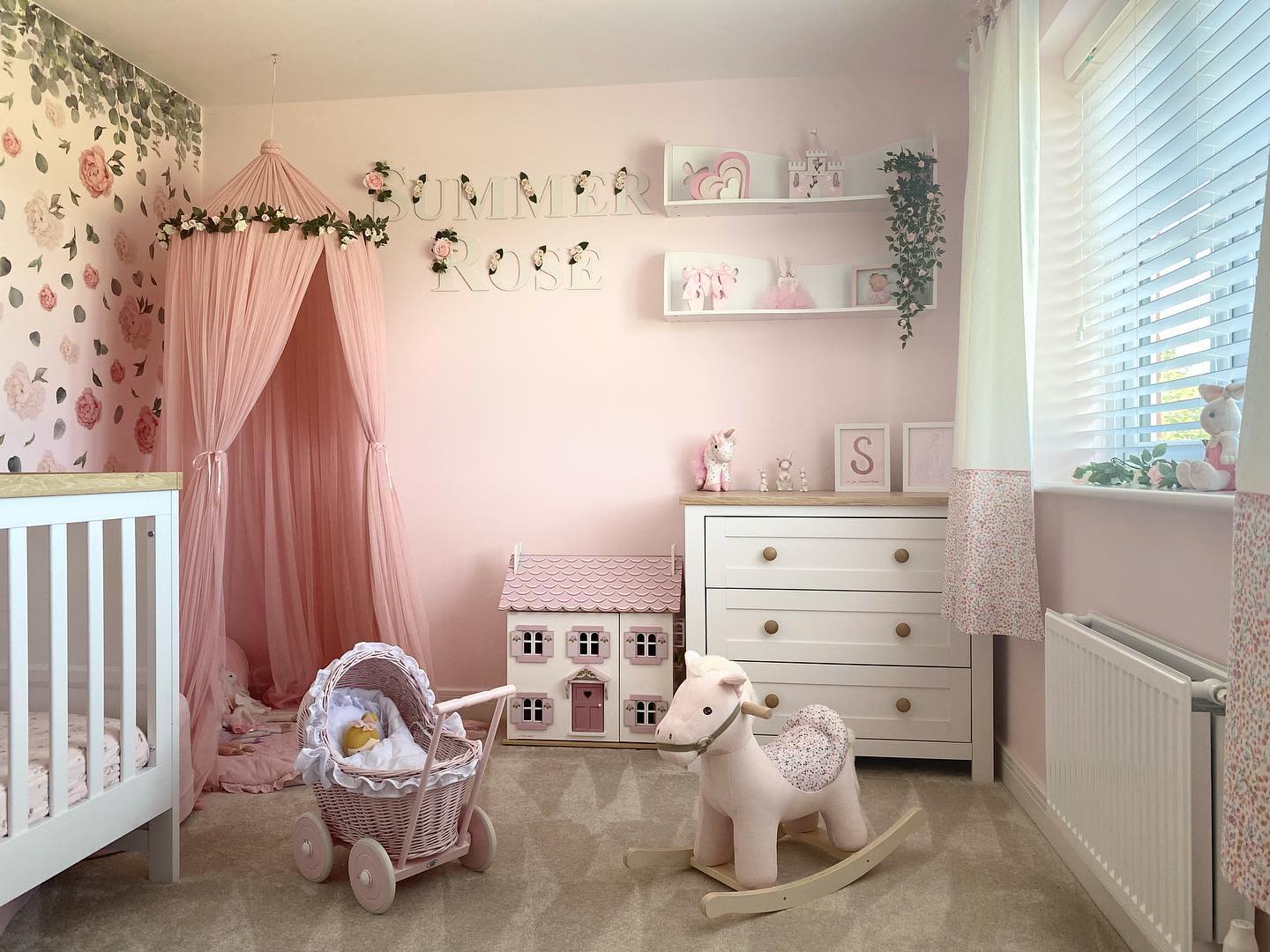 11 Blooming Gorgeously Rose-themed Nurseries - Teepee Joy Blog